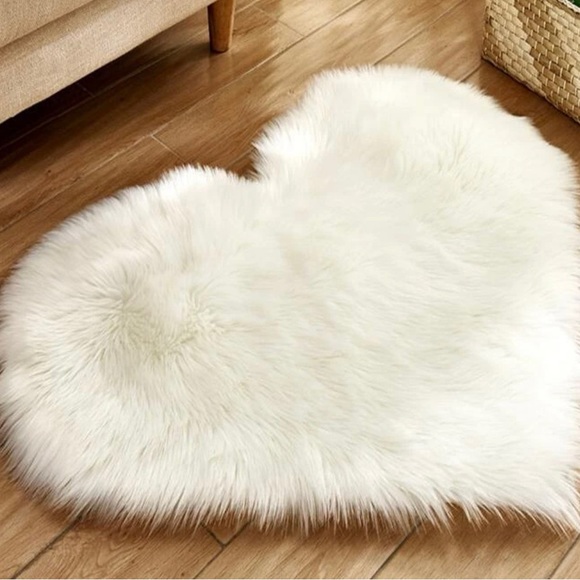 Accents | White Plush Fluffy Heart Shaped Rug | Poshmark